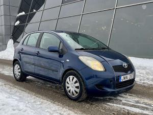 Blue Toyota Yaris 2006 in Panevezys, with an engine capacity of 1.40 L and mileage of 337 thousand km for 1800 €, photo 3 on AUTOMOTO.COM.LV