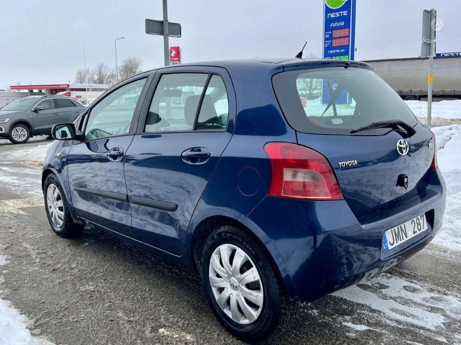 Blue Toyota Yaris 2006 in Panevezys, with an engine capacity of 1.40 L and mileage of 337 thousand km for 1800 €, photo 7 on AUTOMOTO.COM.LV