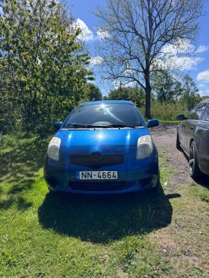 Zils Toyota Yaris 2006 Ventspils, ar dzinēja tilpumu 1.30 L un nobraukumu 238 tūkst. km par 1800 €, foto 3 vietnē AUTOMOTO.COM.LV
