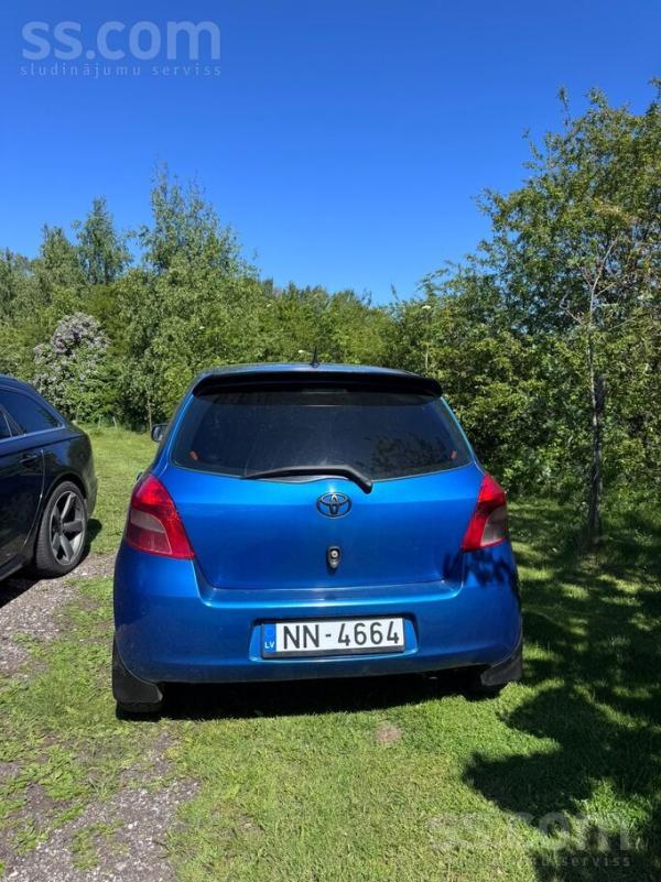 Zils Toyota Yaris 2006 Ventspils, ar dzinēja tilpumu 1.30 L un nobraukumu 238 tūkst. km par 1800 €, foto 4 vietnē AUTOMOTO.COM.LV