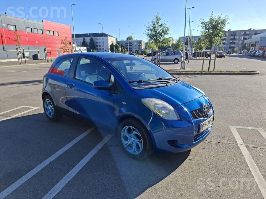 Blue Toyota Yaris 2006 in Riga, with an engine capacity of 1.30 L and mileage of 200 thousand km for 1950 €, photo 1 on AUTOMOTO.COM.LV