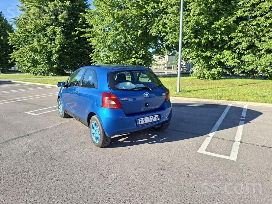 Blue Toyota Yaris 2006 in Riga, with an engine capacity of 1.30 L and mileage of 200 thousand km for 1950 €, photo 5 on AUTOMOTO.COM.LV