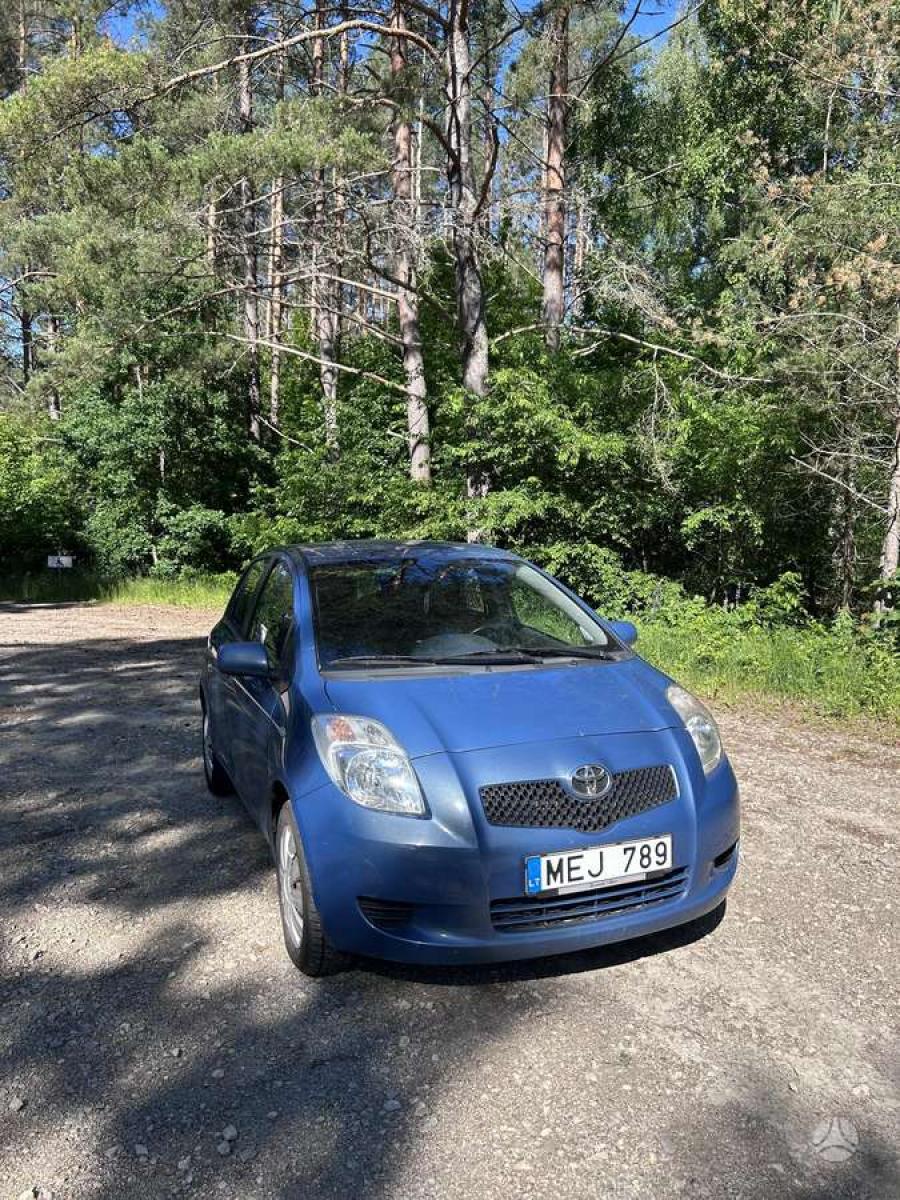 Zils Toyota Yaris 2006 Druskininkai, ar dzinēja tilpumu 1.30 L un nobraukumu 170 tūkst. km par 3000 €, foto 1 vietnē AUTOMOTO.COM.LV