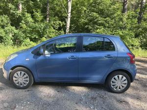 Zils Toyota Yaris 2006 Druskininkai, ar dzinēja tilpumu 1.30 L un nobraukumu 170 tūkst. km par 3000 €, foto 3 vietnē AUTOMOTO.COM.LV