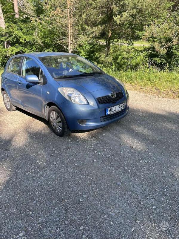 Blue Toyota Yaris 2006 in Druskininkai, with an engine capacity of 1.30 L and mileage of 170 thousand km for 3000 €, photo 8 on AUTOMOTO.COM.LV