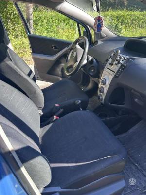 Zils Toyota Yaris 2006 Druskininkai, ar dzinēja tilpumu 1.30 L un nobraukumu 170 tūkst. km par 3000 €, foto 11 vietnē AUTOMOTO.COM.LV