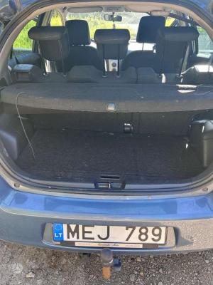 Zils Toyota Yaris 2006 Druskininkai, ar dzinēja tilpumu 1.30 L un nobraukumu 170 tūkst. km par 3000 €, foto 13 vietnē AUTOMOTO.COM.LV