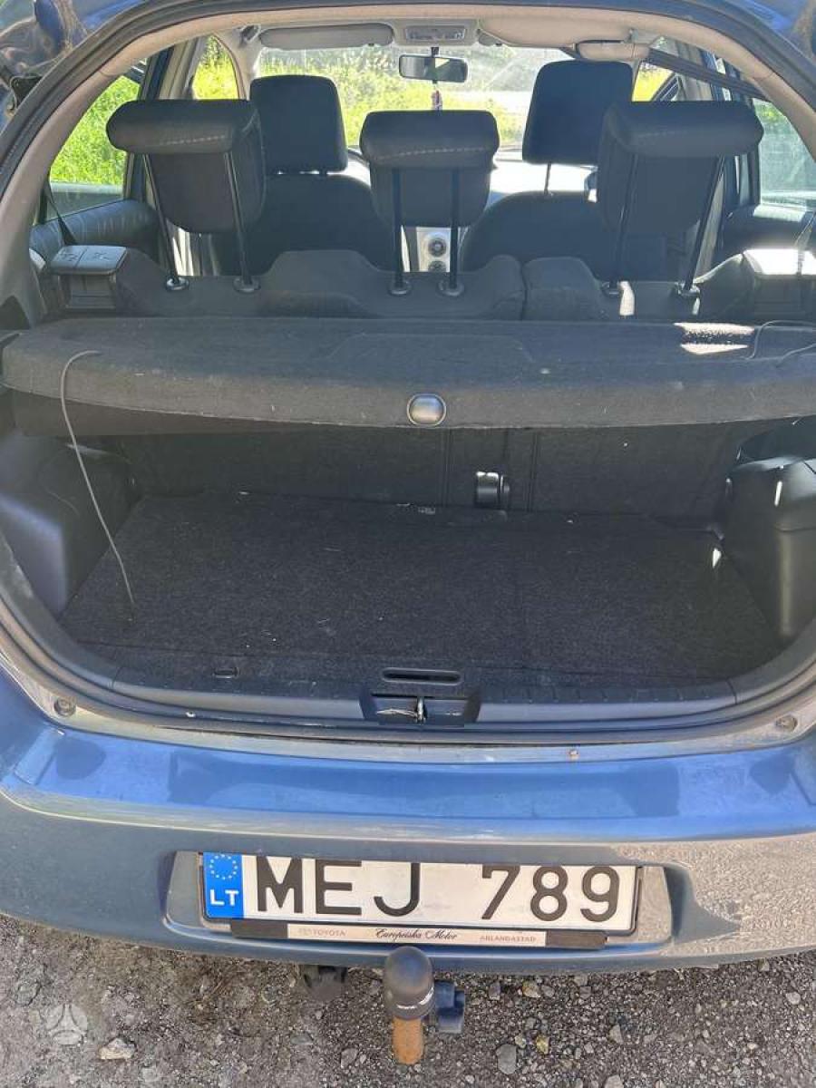 Zils Toyota Yaris 2006 Druskininkai, ar dzinēja tilpumu 1.30 L un nobraukumu 170 tūkst. km par 3000 €, foto 13 vietnē AUTOMOTO.COM.LV
