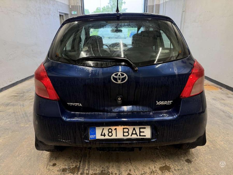 Blue Toyota Yaris 2006 in Haapsalu, with an engine capacity of 1.00 L and mileage of 275 thousand km for 1490 €, photo 6 on AUTOMOTO.COM.LV