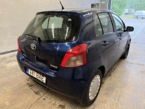 Blue Toyota Yaris 2006 in Haapsalu, with an engine capacity of 1.00 L and mileage of 275 thousand km for 1490 €, photo 7 on AUTOMOTO.COM.LV