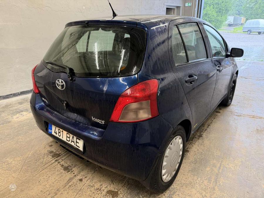 Blue Toyota Yaris 2006 in Haapsalu, with an engine capacity of 1.00 L and mileage of 275 thousand km for 1490 €, photo 7 on AUTOMOTO.COM.LV