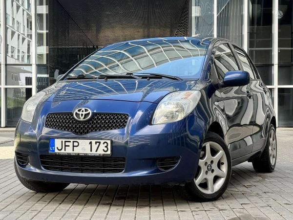 Zils Toyota Yaris 2006 Viļņa, ar dzinēja tilpumu 1.40 L un nobraukumu 255 tūkst. km par 1990 €, foto 1 vietnē AUTOMOTO.COM.LV