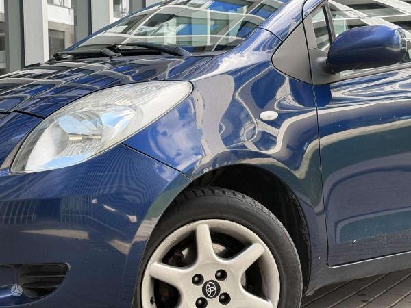 Zils Toyota Yaris 2006 Viļņa, ar dzinēja tilpumu 1.40 L un nobraukumu 255 tūkst. km par 1990 €, foto 2 vietnē AUTOMOTO.COM.LV