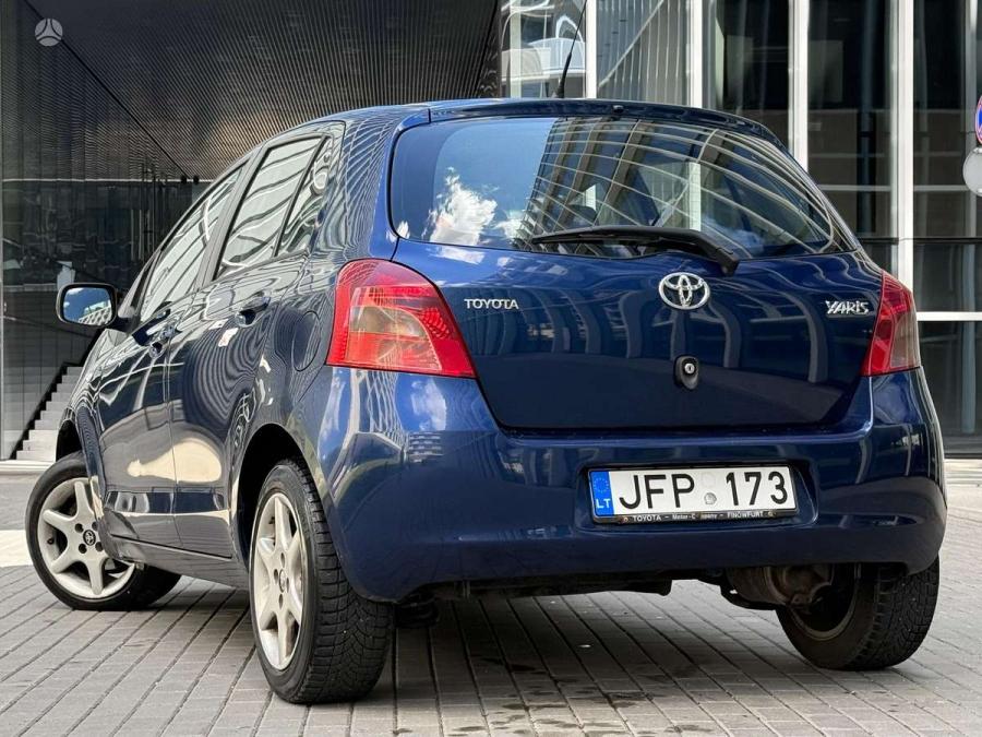 Blue Toyota Yaris 2006 in Vilnius, with an engine capacity of 1.40 L and mileage of 255 thousand km for 1990 €, photo 4 on AUTOMOTO.COM.LV