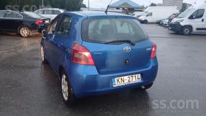 Zils Toyota Yaris 2006 Rīga, ar dzinēja tilpumu 1.30 L un nobraukumu 225 tūkst. km par 1550 €, foto 3 vietnē AUTOMOTO.COM.LV