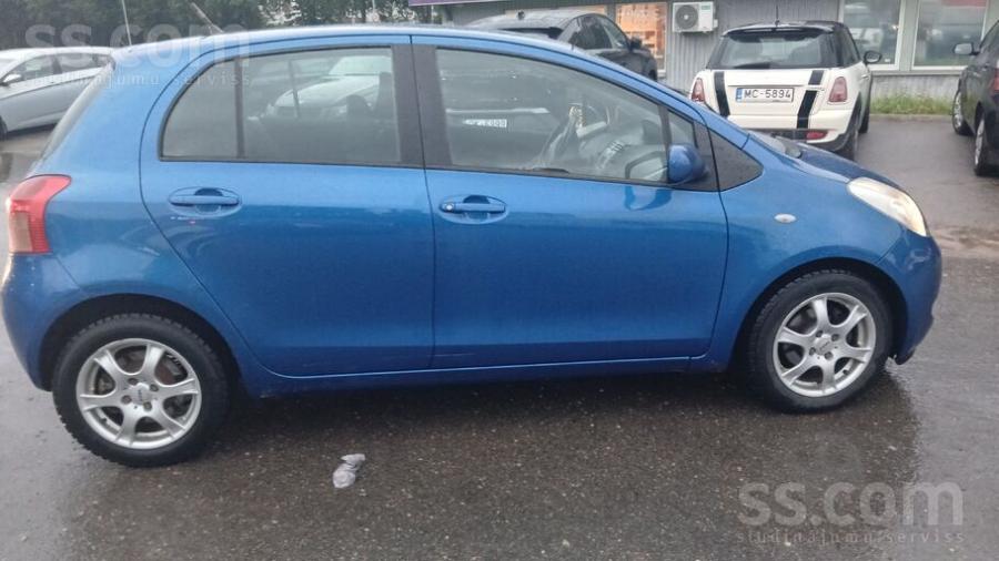 Zils Toyota Yaris 2006 Rīga, ar dzinēja tilpumu 1.30 L un nobraukumu 225 tūkst. km par 1550 €, foto 5 vietnē AUTOMOTO.COM.LV