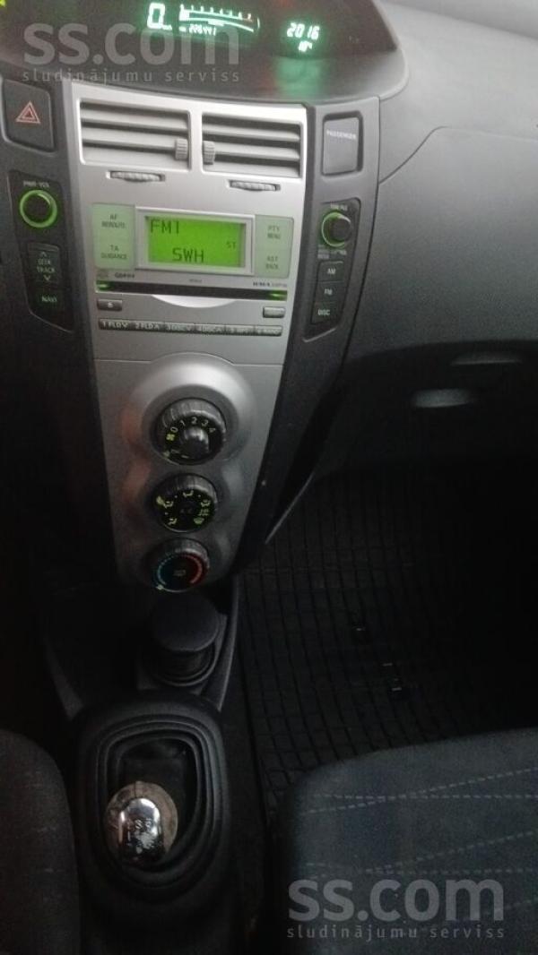 Zils Toyota Yaris 2006 Rīga, ar dzinēja tilpumu 1.30 L un nobraukumu 225 tūkst. km par 1550 €, foto 7 vietnē AUTOMOTO.COM.LV