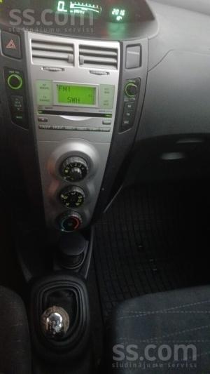 Zils Toyota Yaris 2006 Rīga, ar dzinēja tilpumu 1.30 L un nobraukumu 225 tūkst. km par 1550 €, foto 8 vietnē AUTOMOTO.COM.LV