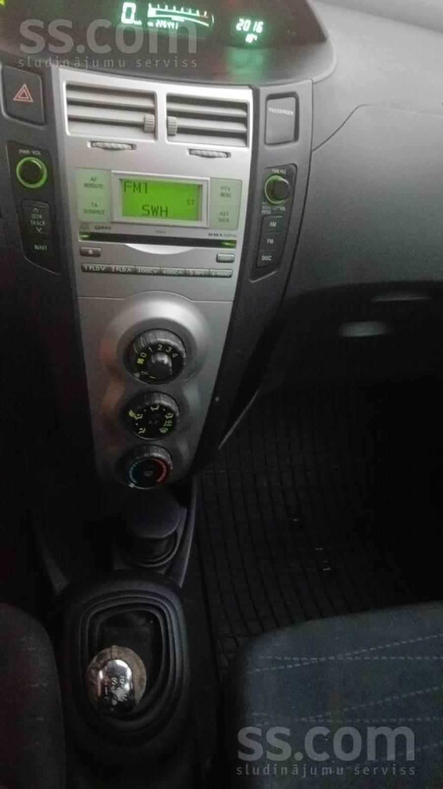 Zils Toyota Yaris 2006 Rīga, ar dzinēja tilpumu 1.30 L un nobraukumu 225 tūkst. km par 1550 €, foto 8 vietnē AUTOMOTO.COM.LV