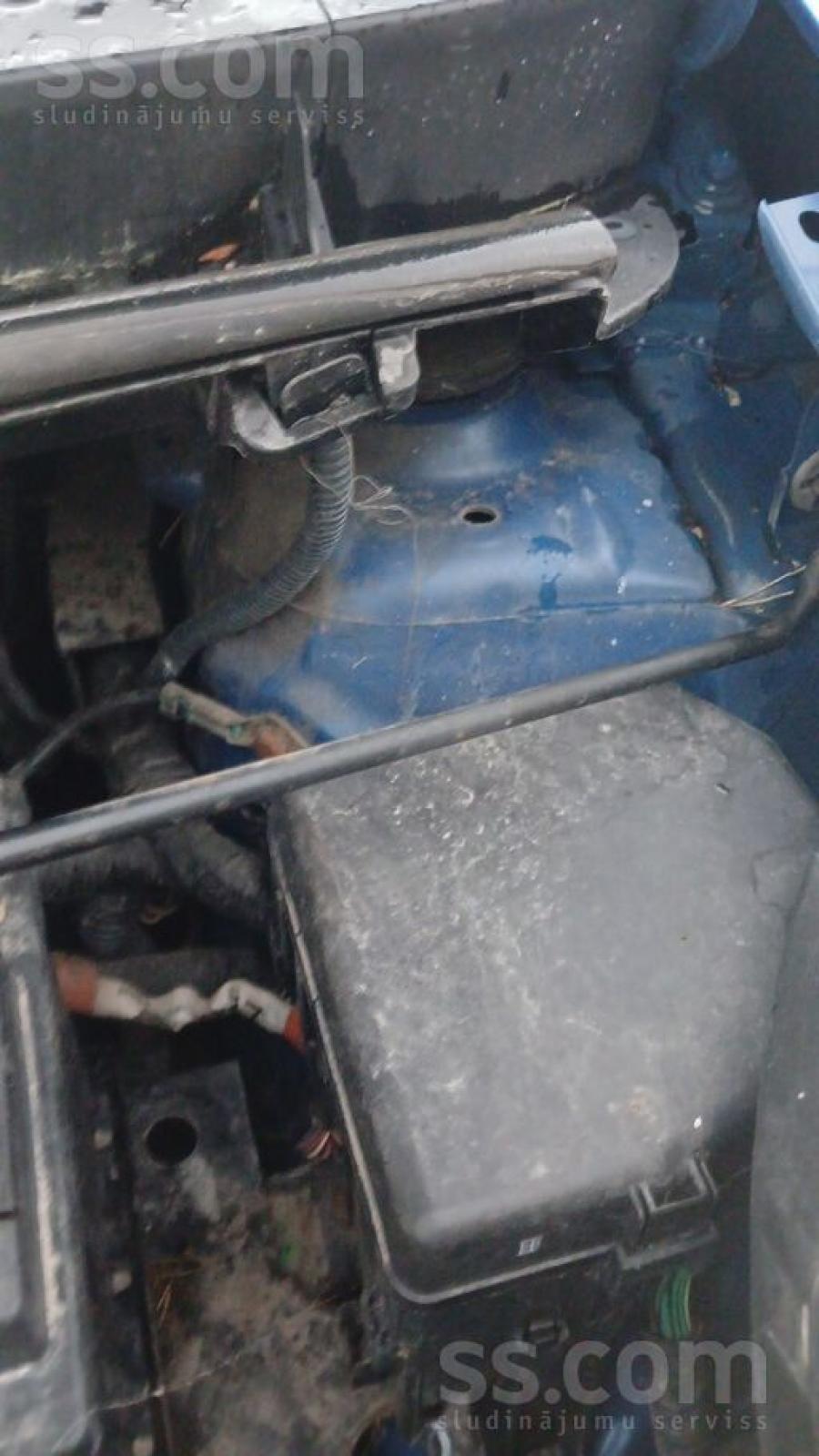 Zils Toyota Yaris 2006 Rīga, ar dzinēja tilpumu 1.30 L un nobraukumu 225 tūkst. km par 1550 €, foto 10 vietnē AUTOMOTO.COM.LV