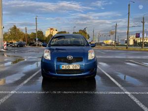 Blue Toyota Yaris 2006 in Kaunas, with an engine capacity of 1.00 L and mileage of 180 thousand km for 1650 €, photo  on AUTOMOTO.COM.LV
