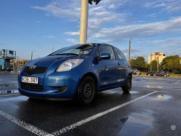 Blue Toyota Yaris 2006 in Kaunas, with an engine capacity of 1.00 L and mileage of 180 thousand km for 1650 €, photo 3 on AUTOMOTO.COM.LV
