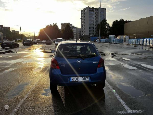 Blue Toyota Yaris 2006 in Kaunas, with an engine capacity of 1.00 L and mileage of 180 thousand km for 1650 €, photo 6 on AUTOMOTO.COM.LV