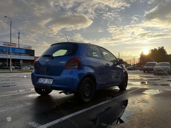 Blue Toyota Yaris 2006 in Kaunas, with an engine capacity of 1.00 L and mileage of 180 thousand km for 1650 €, photo 7 on AUTOMOTO.COM.LV