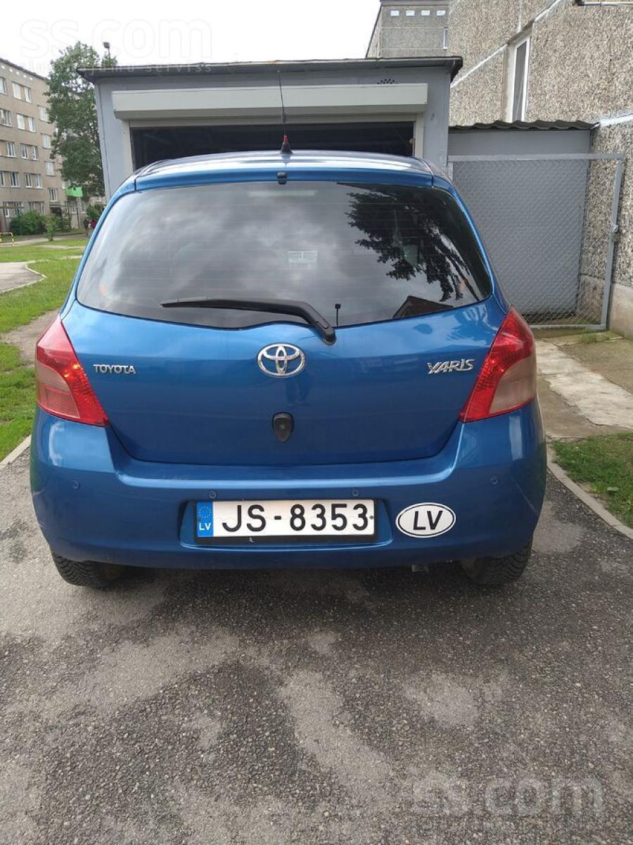 Blue Toyota Yaris 2007 in Kraslava, with an engine capacity of 1.30 L and mileage of 76 thousand km for 2500 €, photo 8 on AUTOMOTO.COM.LV