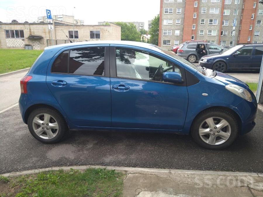 Blue Toyota Yaris 2007 in Kraslava, with an engine capacity of 1.30 L and mileage of 76 thousand km for 2500 €, photo 9 on AUTOMOTO.COM.LV