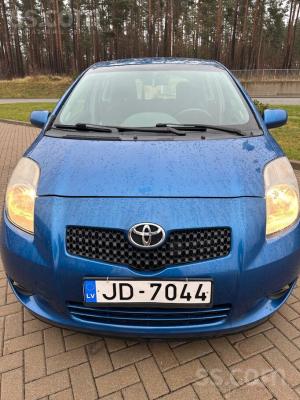 Zils Toyota Yaris 2007 Rīga, ar dzinēja tilpumu 1.40 L un nobraukumu 208 tūkst. km par 2600 €, foto 12 vietnē AUTOMOTO.COM.LV