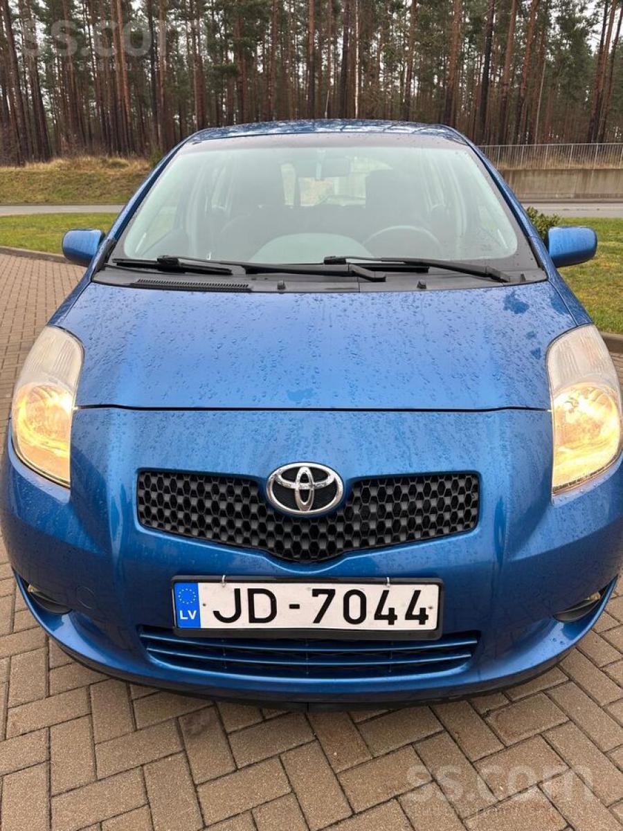 Zils Toyota Yaris 2007 Rīga, ar dzinēja tilpumu 1.40 L un nobraukumu 208 tūkst. km par 2600 €, foto 12 vietnē AUTOMOTO.COM.LV