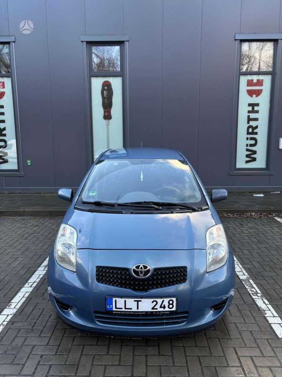 Blue Toyota Yaris 2007 in Vilnius, with an engine capacity of 1.40 L and mileage of 246 thousand km for 1650 €, photo 1 on AUTOMOTO.COM.LV