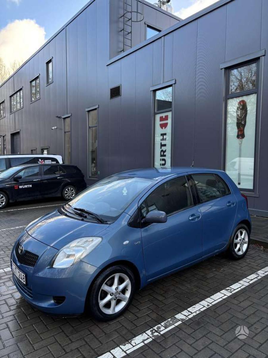 Blue Toyota Yaris 2007 in Vilnius, with an engine capacity of 1.40 L and mileage of 246 thousand km for 1650 €, photo 5 on AUTOMOTO.COM.LV