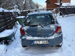 Blue Toyota Yaris 2007 in Vilnius, with an engine capacity of 1.40 L and mileage of 250 thousand km for 550 €, photo 2 on AUTOMOTO.COM.LV