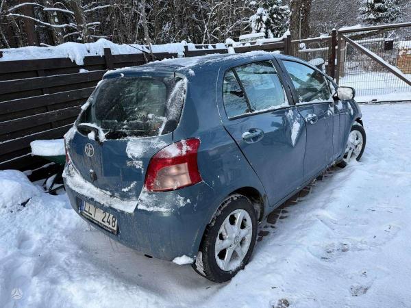 Blue Toyota Yaris 2007 in Vilnius, with an engine capacity of 1.40 L and mileage of 250 thousand km for 550 €, photo 3 on AUTOMOTO.COM.LV