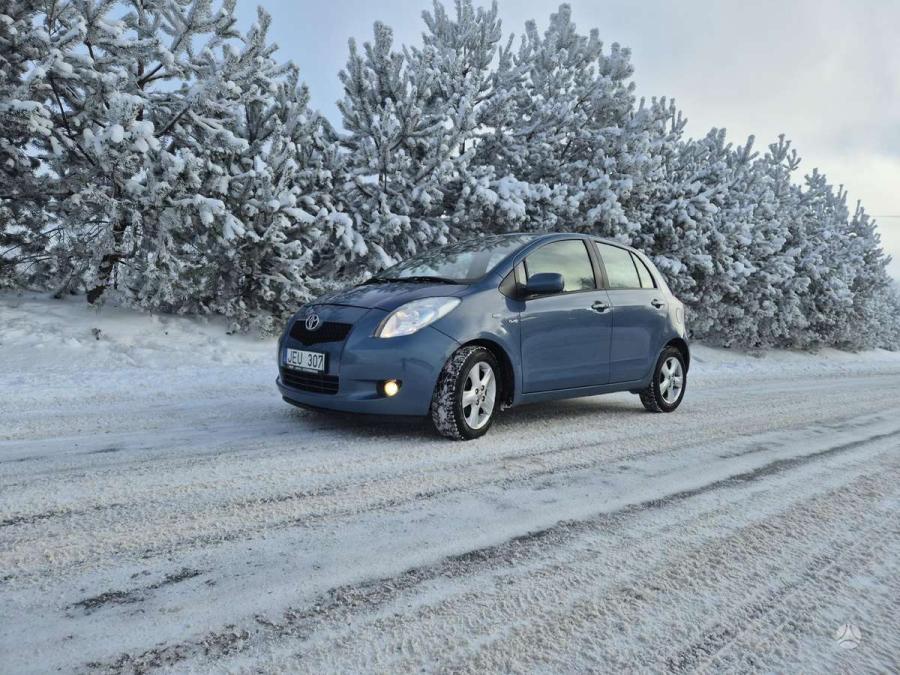 Blue Toyota Yaris 2007 in Vilnius, with an engine capacity of 1.35 L and mileage of 230 thousand km for 1850 €, photo 1 on AUTOMOTO.COM.LV
