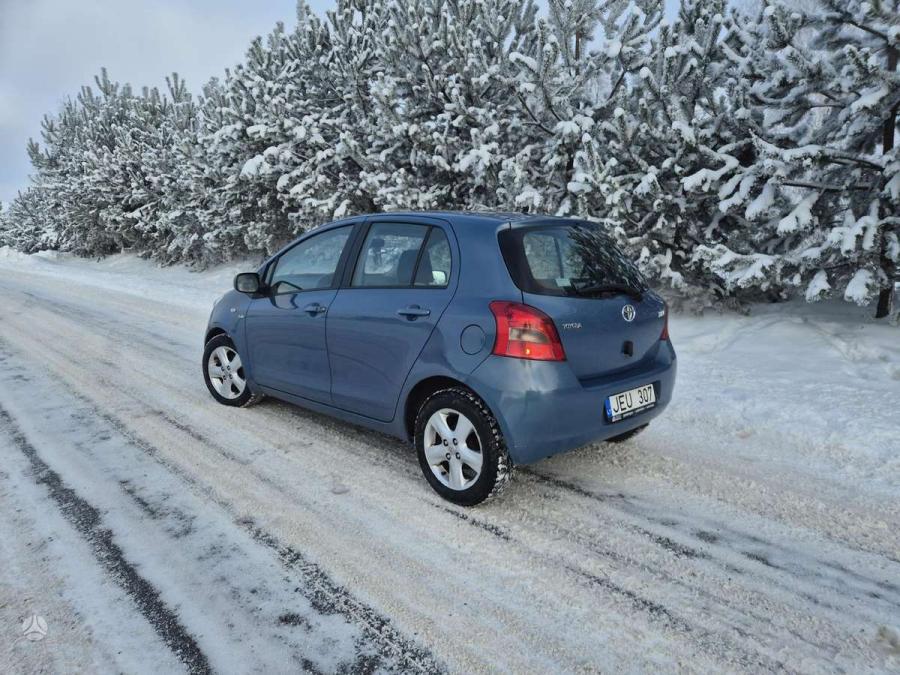 Blue Toyota Yaris 2007 in Vilnius, with an engine capacity of 1.35 L and mileage of 230 thousand km for 1850 €, photo 3 on AUTOMOTO.COM.LV
