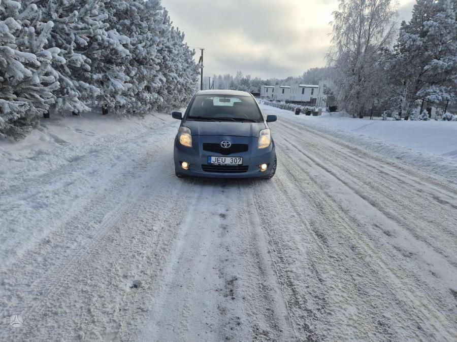 Blue Toyota Yaris 2007 in Vilnius, with an engine capacity of 1.35 L and mileage of 230 thousand km for 1850 €, photo 7 on AUTOMOTO.COM.LV