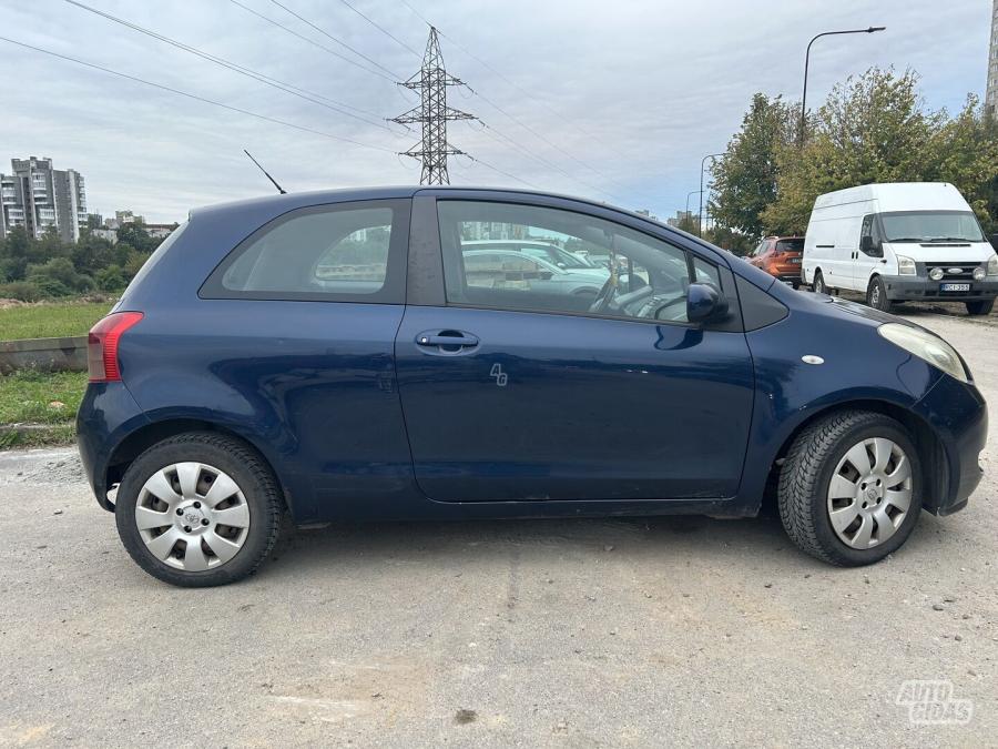 Blue Toyota Yaris 2007 in Vilnius, with an engine capacity of 1.00 L and mileage of 278 thousand km for 1600 €, photo 5 on AUTOMOTO.COM.LV