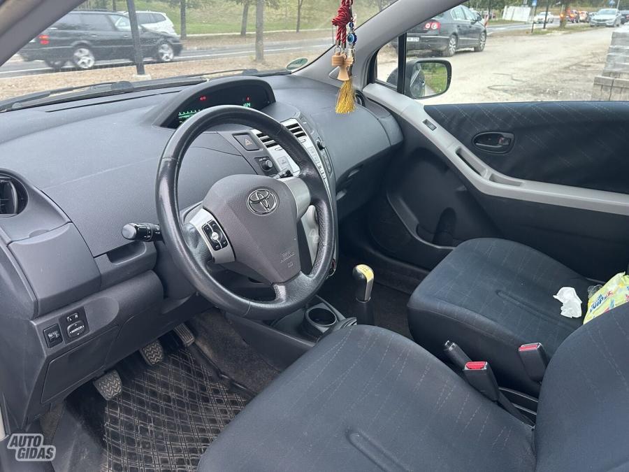 Blue Toyota Yaris 2007 in Vilnius, with an engine capacity of 1.00 L and mileage of 278 thousand km for 1600 €, photo 18 on AUTOMOTO.COM.LV