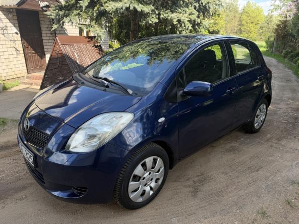 Zils Toyota Yaris 2007 Viļņa, ar dzinēja tilpumu 1.00 L un nobraukumu 151 tūkst. km par 1490 €, foto 2 vietnē AUTOMOTO.COM.LV