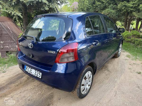 Zils Toyota Yaris 2007 Viļņa, ar dzinēja tilpumu 1.00 L un nobraukumu 151 tūkst. km par 1490 €, foto 6 vietnē AUTOMOTO.COM.LV