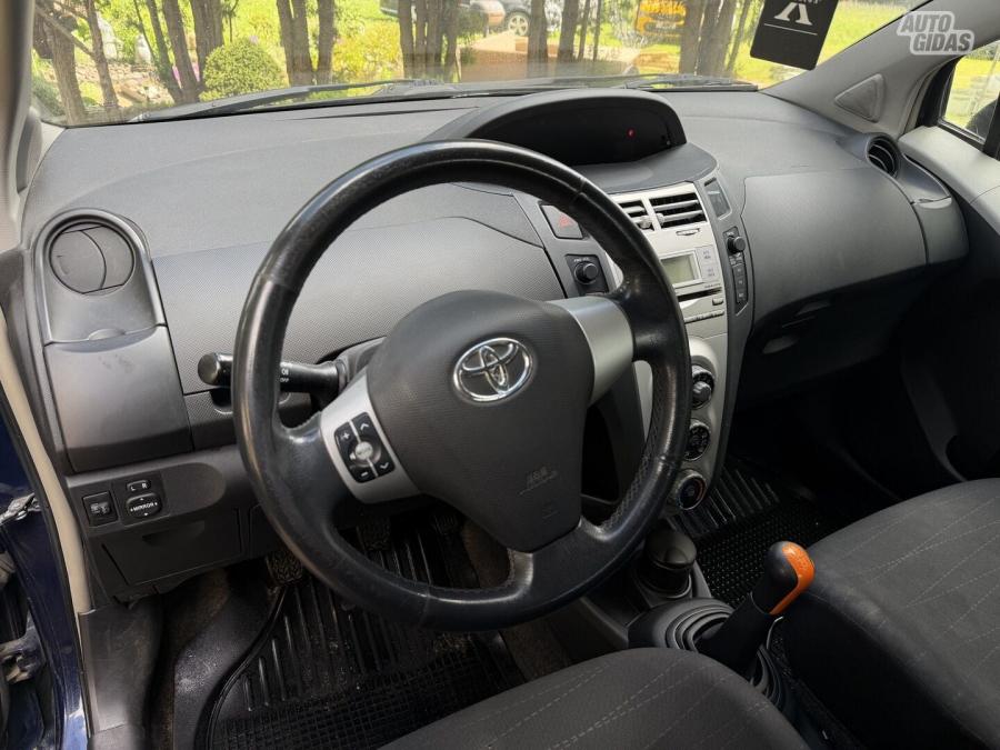 Blue Toyota Yaris 2007 in Vilnius, with an engine capacity of 1.00 L and mileage of 151 thousand km for 1490 €, photo 12 on AUTOMOTO.COM.LV