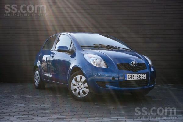 Zils Toyota Yaris 2007 Rīga, ar dzinēja tilpumu 1.30 L un nobraukumu 134 tūkst. km par 3790 €, foto 2 vietnē AUTOMOTO.COM.LV
