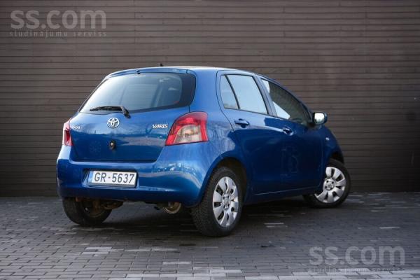 Zils Toyota Yaris 2007 Rīga, ar dzinēja tilpumu 1.30 L un nobraukumu 134 tūkst. km par 3790 €, foto 3 vietnē AUTOMOTO.COM.LV