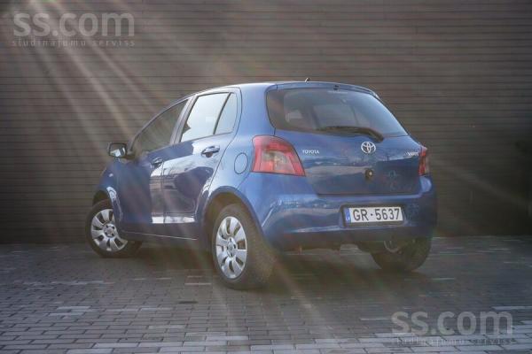Zils Toyota Yaris 2007 Rīga, ar dzinēja tilpumu 1.30 L un nobraukumu 134 tūkst. km par 3790 €, foto 4 vietnē AUTOMOTO.COM.LV