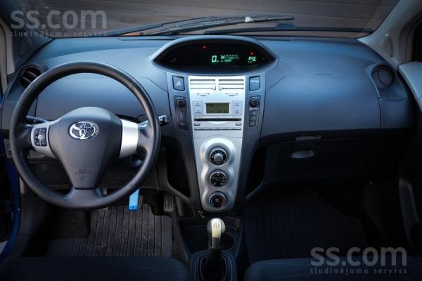 Zils Toyota Yaris 2007 Rīga, ar dzinēja tilpumu 1.30 L un nobraukumu 134 tūkst. km par 3790 €, foto 5 vietnē AUTOMOTO.COM.LV