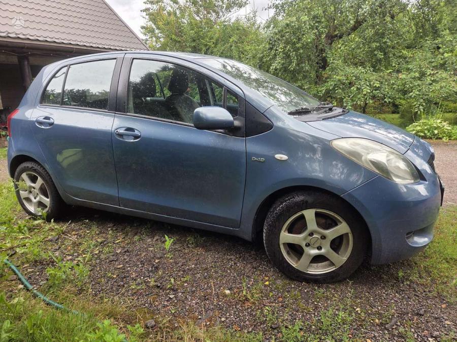 Zils Toyota Yaris 2007 Ukmergė, ar dzinēja tilpumu 1.36 L un nobraukumu 269 tūkst. km par 999 €, foto 1 vietnē AUTOMOTO.COM.LV
