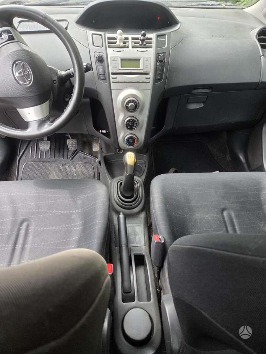 Zils Toyota Yaris 2007 Ukmergė, ar dzinēja tilpumu 1.36 L un nobraukumu 269 tūkst. km par 999 €, foto 3 vietnē AUTOMOTO.COM.LV